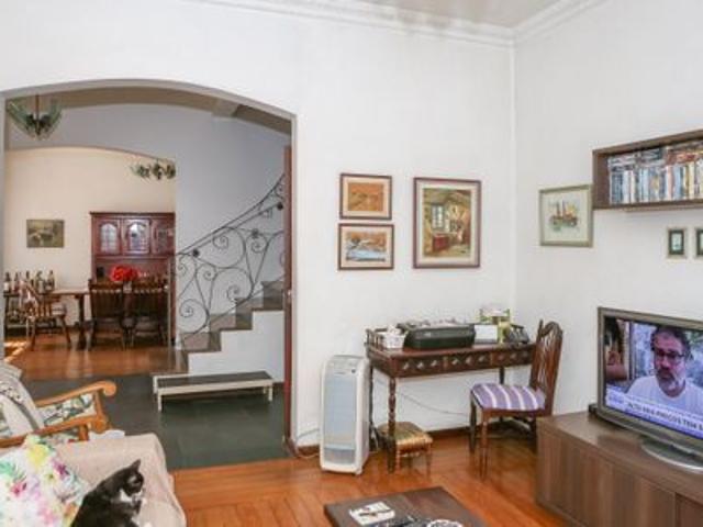 Casa para alugar com 220m², 4 quartos e 3 vagas