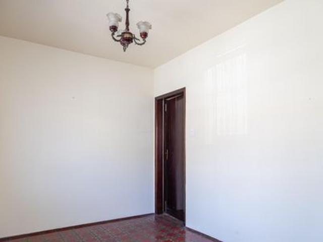 Casa para alugar com 220m², 6 quartos e 5 vagas