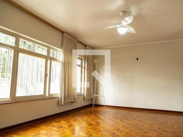 Casa para alugar com 223m², 4 quartos e 2 vagas