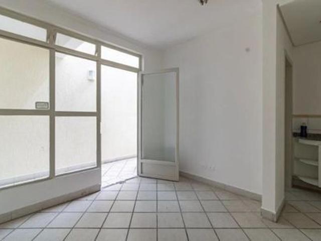Casa para alugar com 230m², 10 quartos e 7 vagas