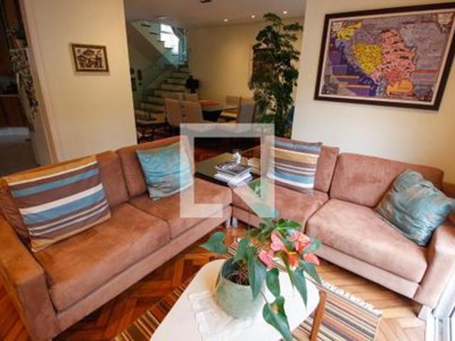 Casa para alugar com 230m², 3 quartos e 2 vagas