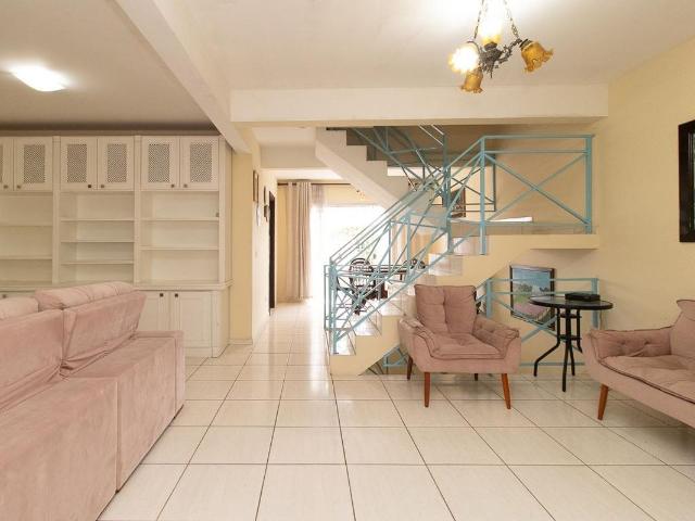 Casa para alugar com 230m², 3 quartos e 2 vagas