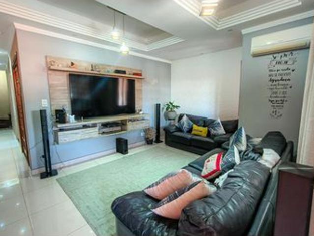 Casa para alugar com 230m², 3 quartos e 2 vagas