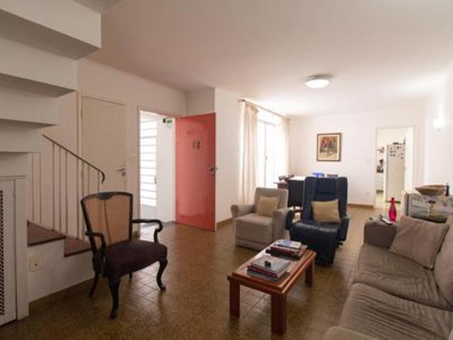 Casa para alugar com 230m², 3 quartos e 2 vagas