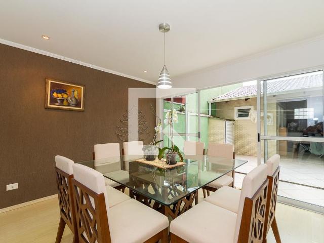 Casa para alugar com 230m², 3 quartos e 4 vagas
