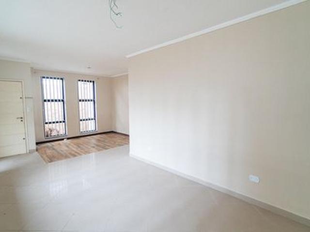 Casa para alugar com 230m², 4 quartos e 3 vagas