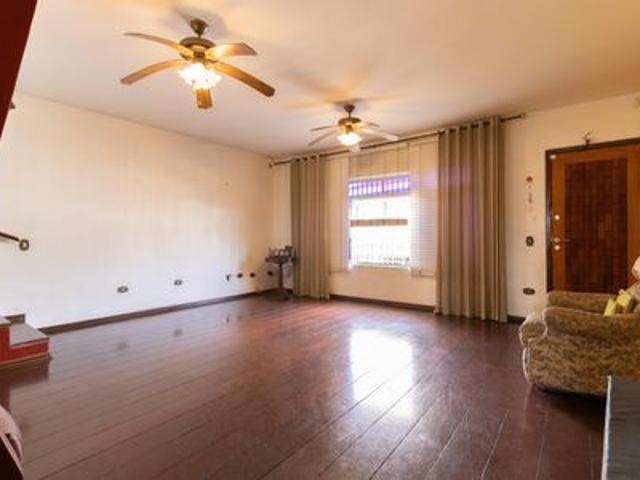 Casa para alugar com 232m², 4 quartos e 4 vagas
