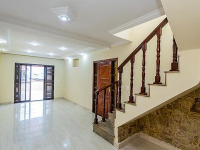 Casa para alugar com 235m², 3 quartos e 4 vagas