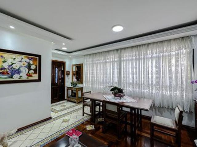 Casa para alugar com 238m², 6 quartos e 4 vagas