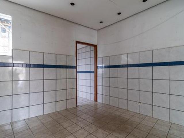 Casa para alugar com 240m², 1 quarto e sem vaga