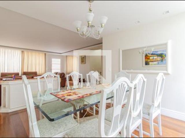 Casa para alugar com 240m², 3 quartos e 2 vagas