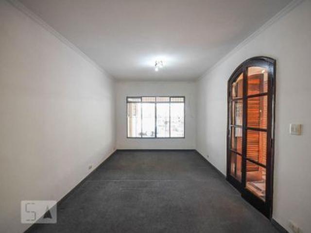 Casa para alugar com 240m², 3 quartos e 2 vagas