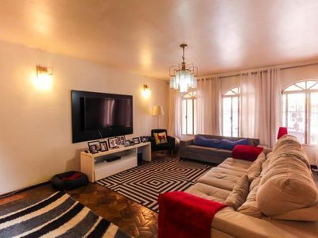 Casa para alugar com 240m², 4 quartos e 2 vagas