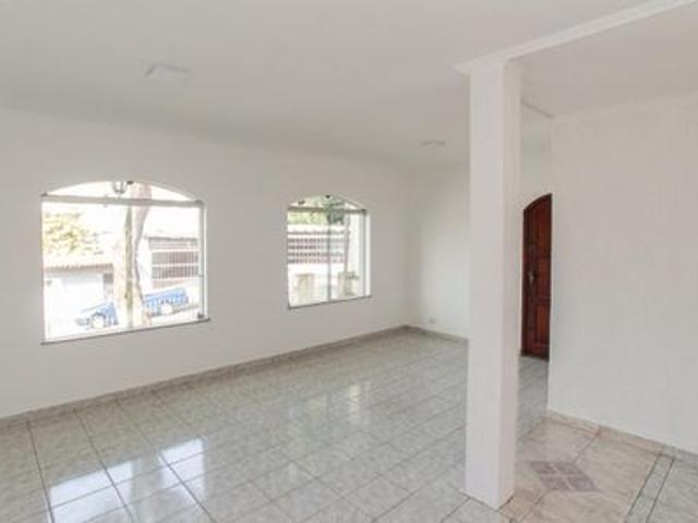 Casa para alugar com 240m², 5 quartos e 3 vagas