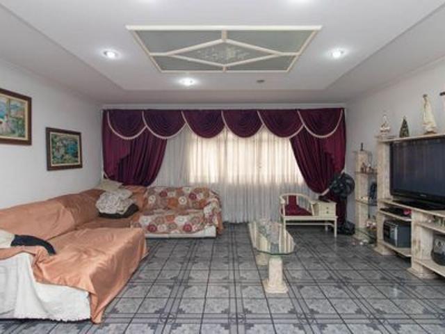 Casa para alugar com 244m², 4 quartos e 5 vagas