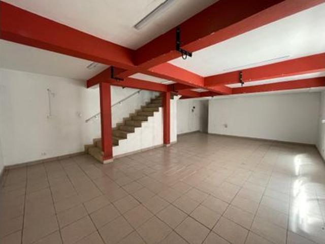 Casa para alugar com 250m², 2 quartos e 1 vaga