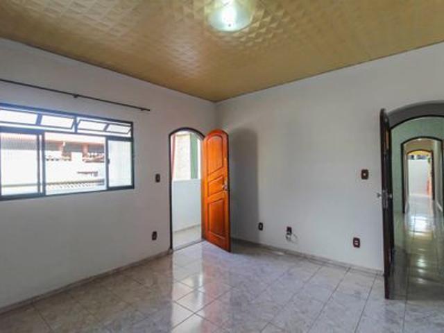Casa para alugar com 250m², 2 quartos e 2 vagas