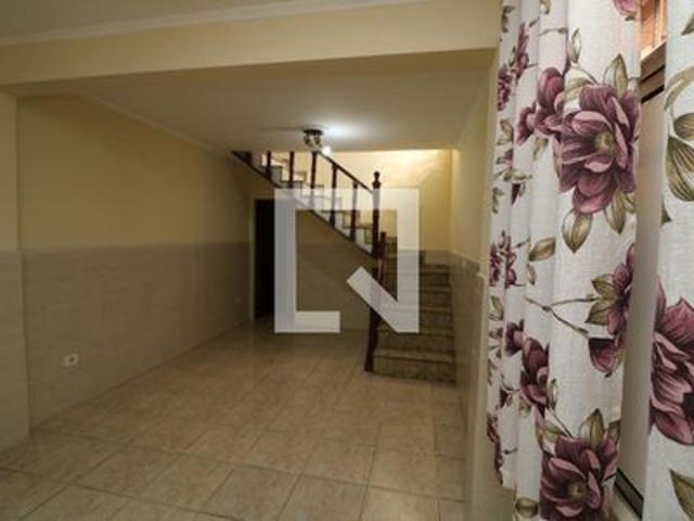 Casa para alugar com 250m², 3 quartos e 2 vagas