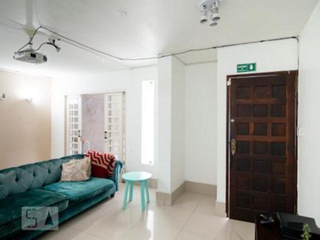 Casa para alugar com 250m², 3 quartos e 2 vagas