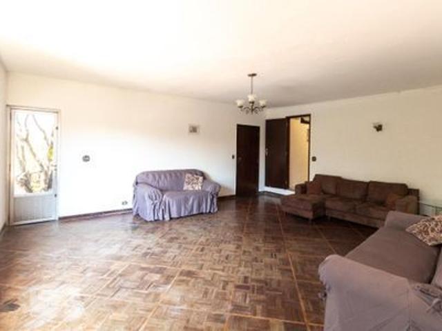 Casa para alugar com 250m², 3 quartos e 3 vagas