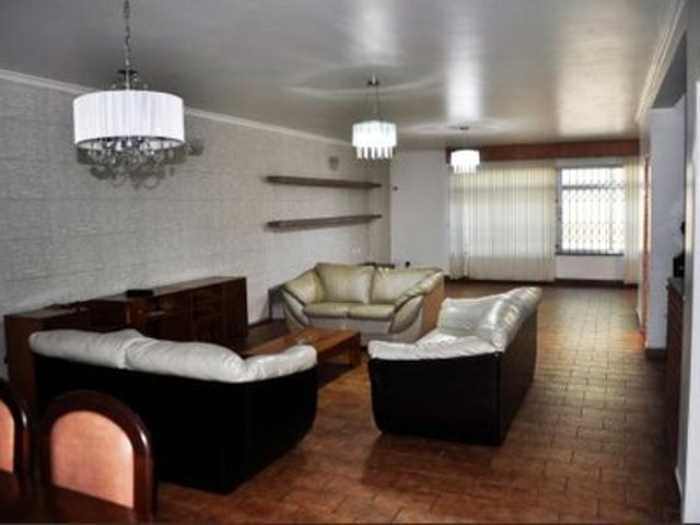 Casa para alugar com 250m², 3 quartos e 4 vagas