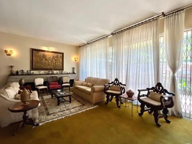 Casa para alugar com 250m², 3 quartos e 6 vagas