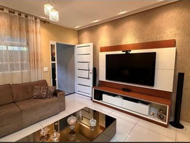 Casa para alugar com 250m², 4 quartos e 1 vaga