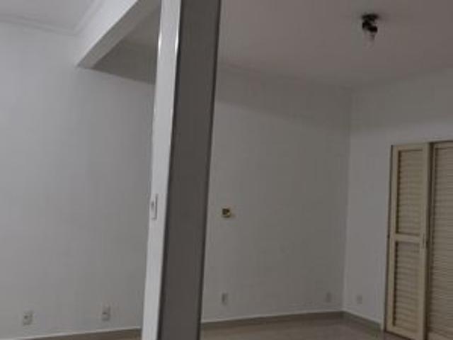 Casa para alugar com 250m², 4 quartos e 2 vagas