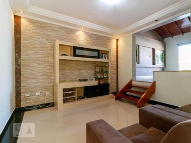 Casa para alugar com 250m², 4 quartos e 3 vagas