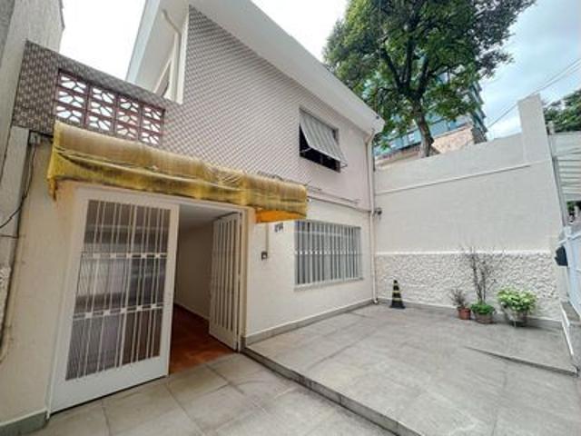 Casa para alugar com 250m², 4 quartos e 3 vagas