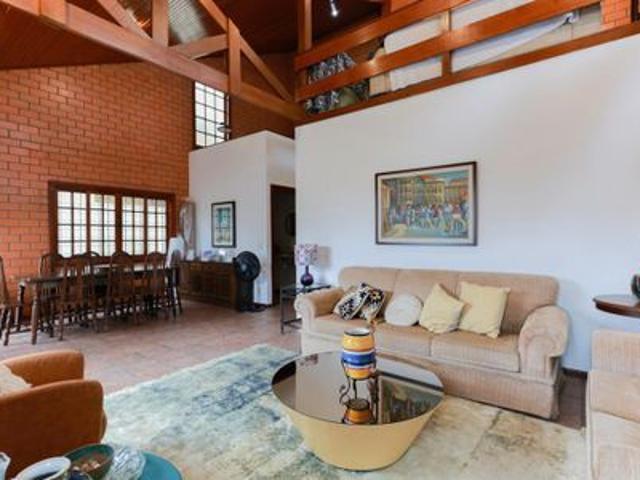 Casa para alugar com 250m², 4 quartos e 3 vagas