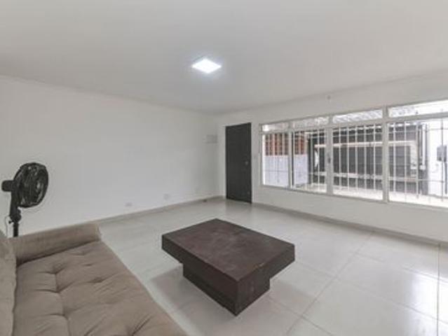 Casa para alugar com 250m², 5 quartos e 1 vaga