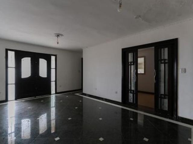 Casa para alugar com 250m², 5 quartos e 2 vagas