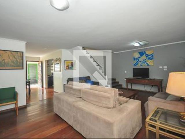 Casa para alugar com 280m², 6 quartos e 3 vagas