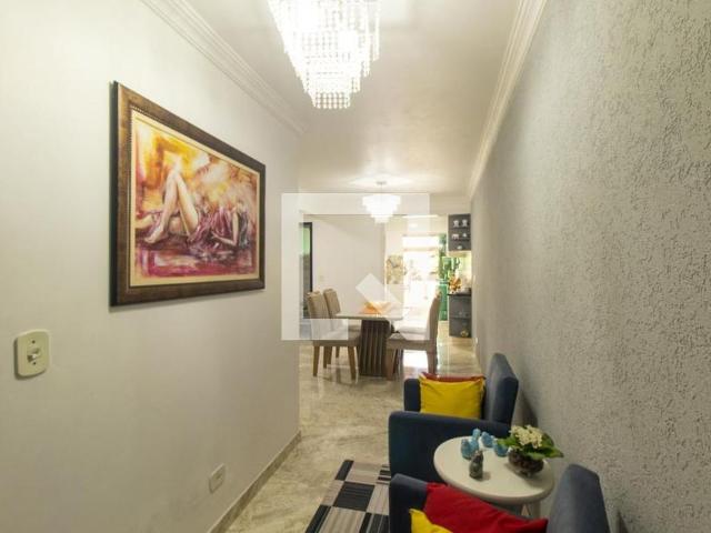 Casa para alugar com 255m², 3 quartos e 3 vagas