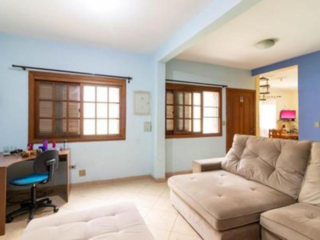 Casa para alugar com 255m², 4 quartos e 2 vagas