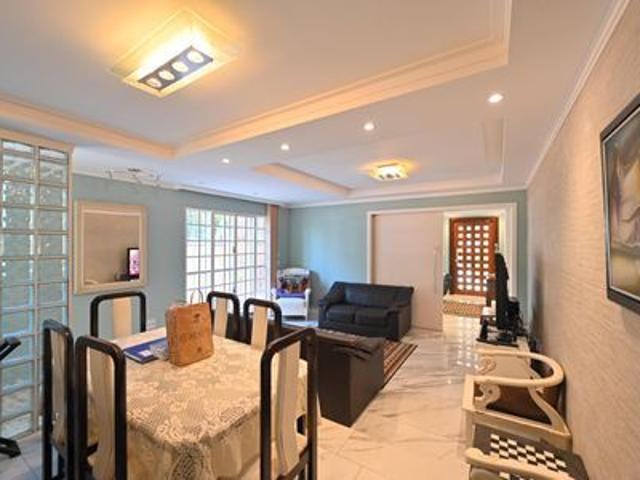 Casa para alugar com 260m², 5 quartos e 2 vagas