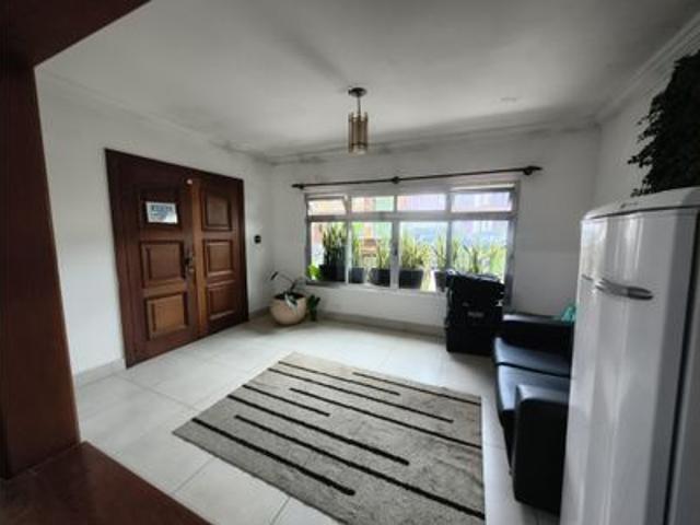 Casa para alugar com 265m², 3 quartos e 3 vagas
