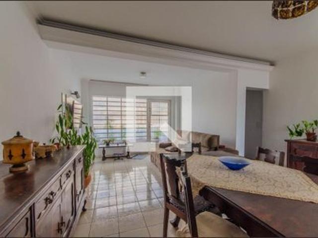 Casa para alugar com 270m², 3 quartos e 2 vagas