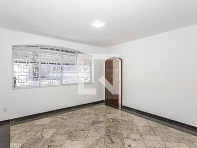 Casa para alugar com 270m², 3 quartos e 3 vagas