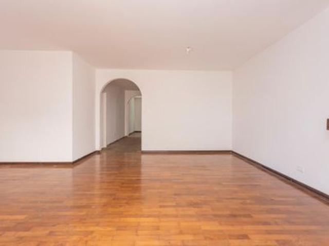 Casa para alugar com 270m², 4 quartos e 4 vagas