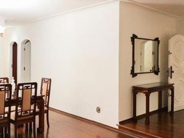 Casa para alugar com 275m², 3 quartos e 3 vagas