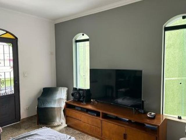 Casa para alugar com 280m², 4 quartos e 2 vagas