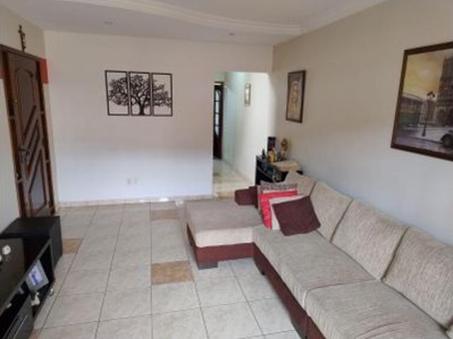 Casa para alugar com 280m², 4 quartos e 5 vagas