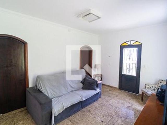 Casa para alugar com 280m², 5 quartos e 2 vagas