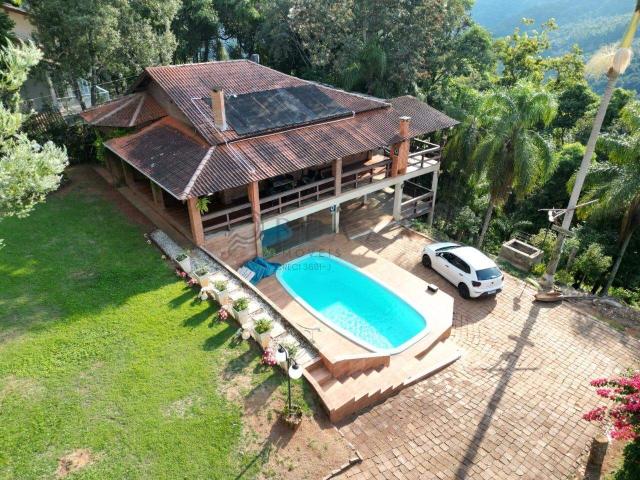 Casa para alugar com 287m², 3 quartos e 4 vagas