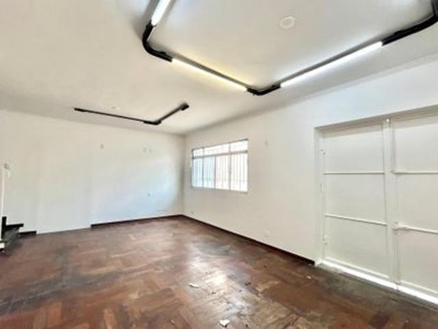 Casa para alugar com 287m², 4 quartos e 8 vagas