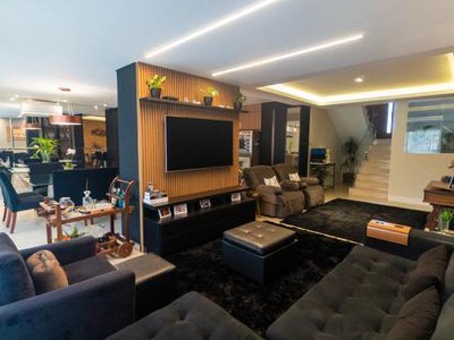 Casa para alugar com 290m², 4 quartos e 4 vagas