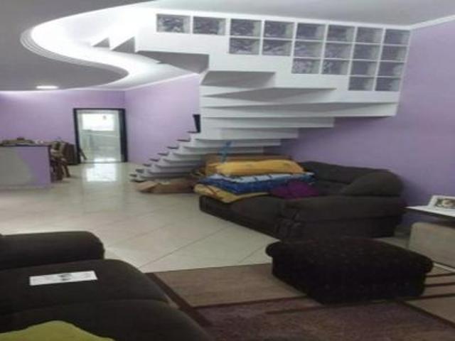 Casa para alugar com 291m², 4 quartos e 9 vagas