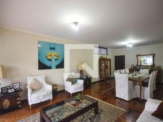 Casa para alugar com 295m², 5 quartos e 5 vagas